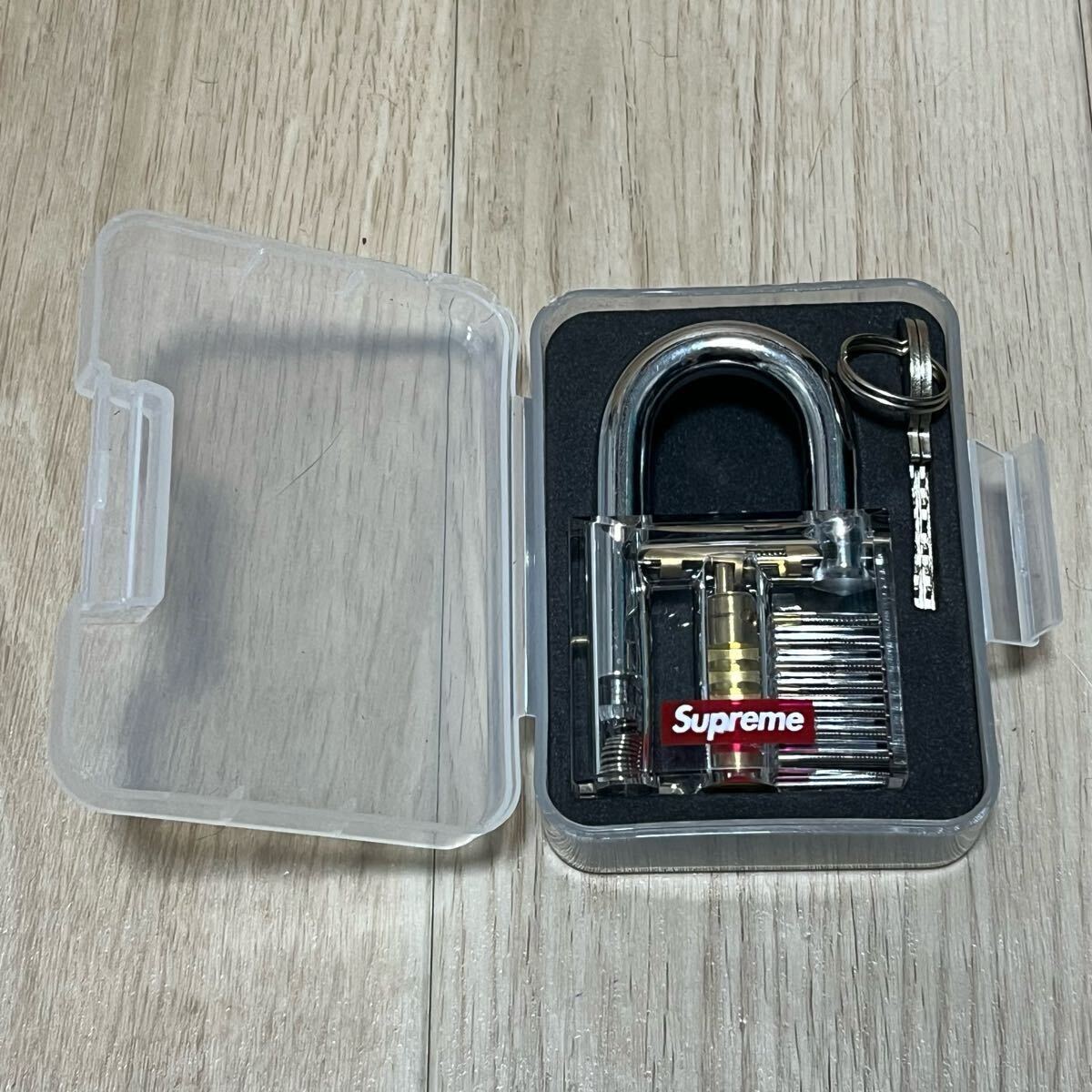 【未使用に近い】未使用に近い Supreme Transparent Lock シュプリーム トランスペアレント ロック 南京錠 鍵の落札情報 ...