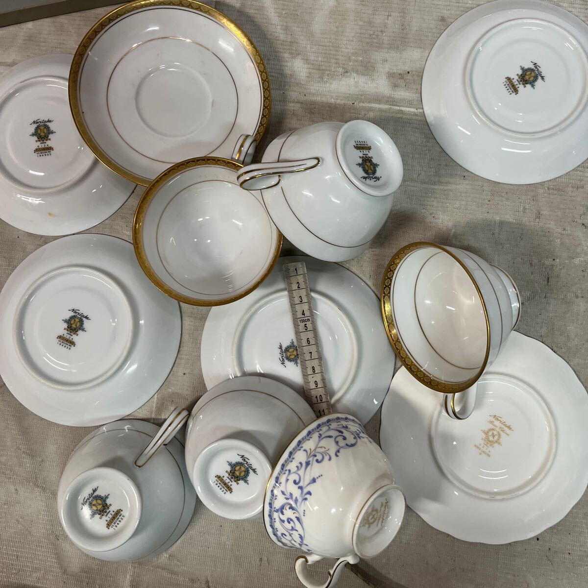 【傷や汚れあり】【ジャンク品】 Noritake、コーヒー カップ& ソーサー5客と1つ。KENZOペアカップ。LA BETTOLA 洋食器ペア。その他の落札情報詳細 - Yahoo ...