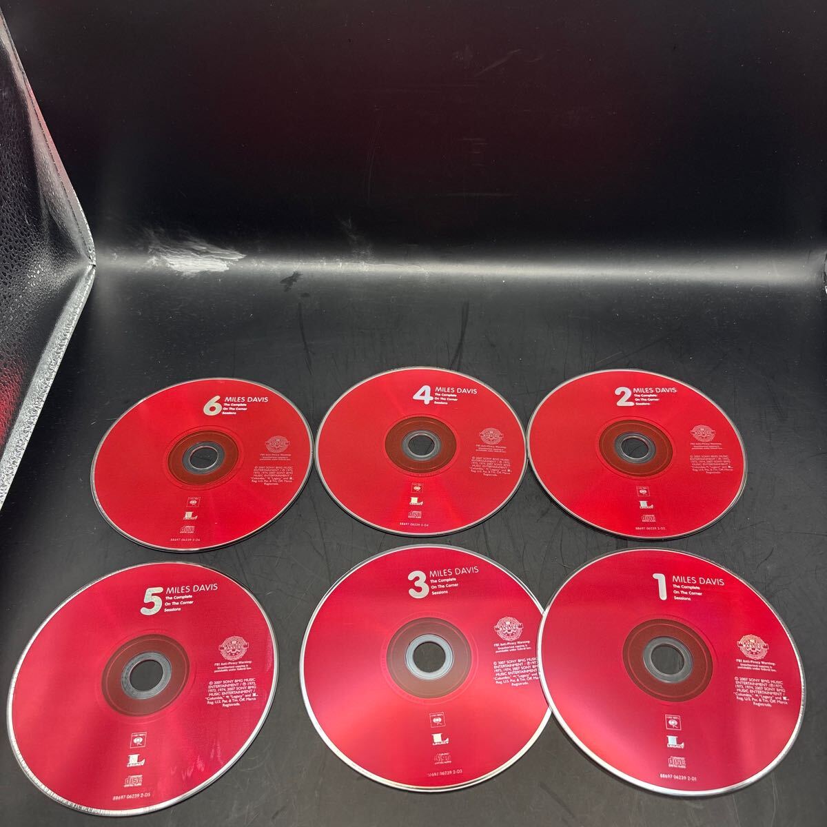 【やや傷や汚れあり】【1円~】マイルス・デイビス Miles Davis コンプリート・オン・ザ・コーナー・セッションズ Complete On The Corner Sessions CD ...