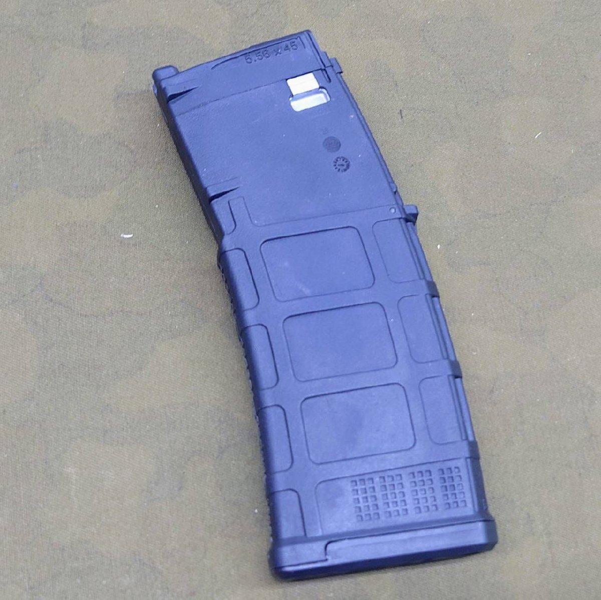 【全体的に状態が悪い】【新古品】RELOAD ライトウェイト 30連 VMAGタイプ CO2 マガジン RLD-M4-BK-C VFC ...