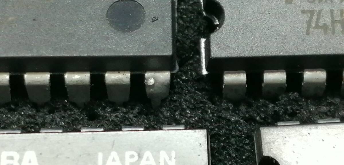 【傷や汚れあり】PIC(12C509/P , 12C509A , AKIPIC18 , 16F84A-20/P 3個)と関係IC ...