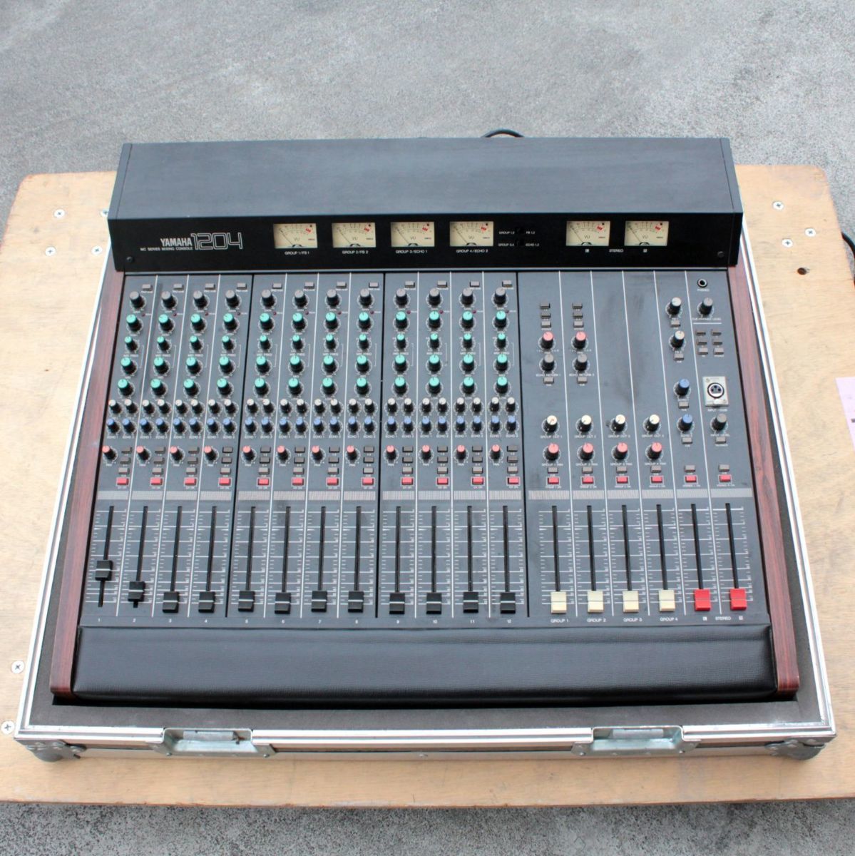 [通電OK] YAMAHA ヤマハ ミキシングコンソール MC1204 12チャンネル ケース付きの落札情報詳細 - ヤフオク落札価格検索 ...