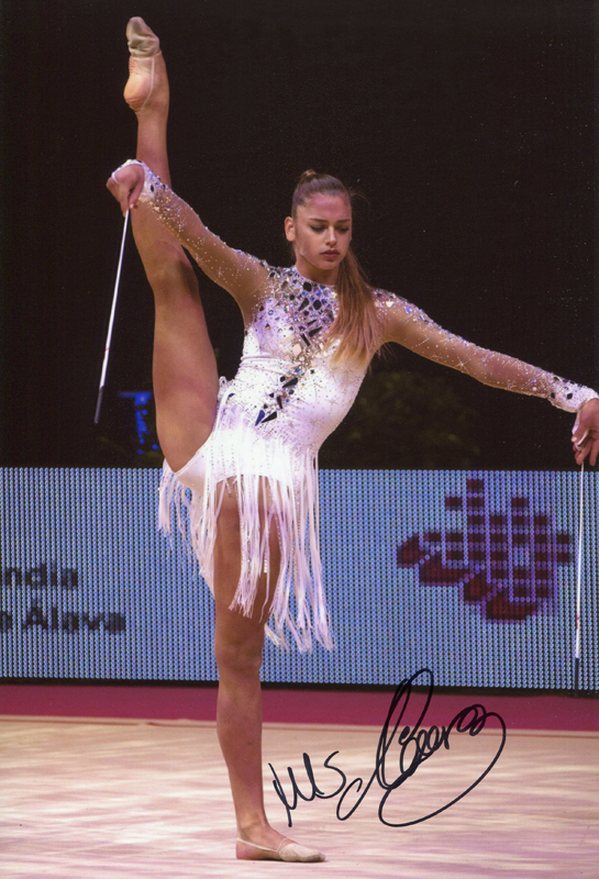 【新品】アレクサンドラ・ソルダトワ 直筆サインフォト/写真 新体操 Aleksandra Soldatova の落札情報詳細| ヤフオク落札 ...