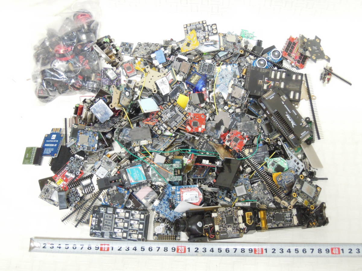 m174 基板・パーツ ジャンクまとめて ドローン？ 電子工作の落札情報詳細 - ヤフオク落札価格検索 オークフリー