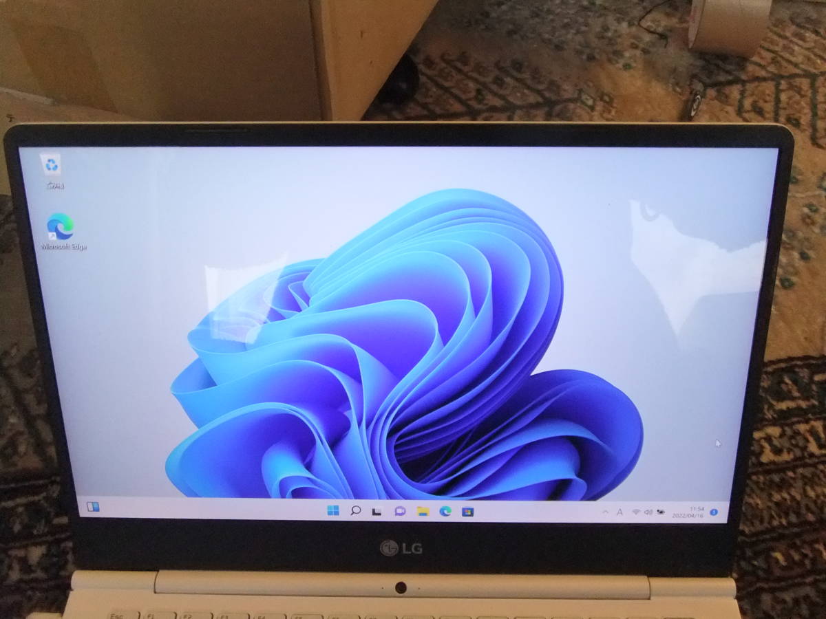 【やや傷や汚れあり】LG gram 13Z970 ssd500GB 8GB intel core i3-7100U 2.40GHz Office365 Personal付の落札情報詳細 ...