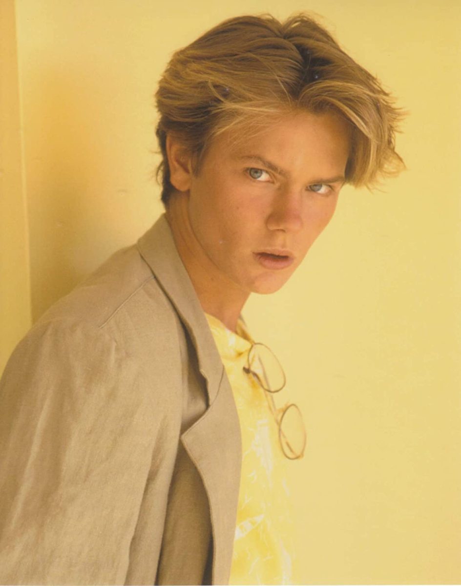 【未使用】A4 額付き ポスター リバーフェニックス River Phoenix イケメン NY モノクロ 額装済み フォトフレーム の落札 ...