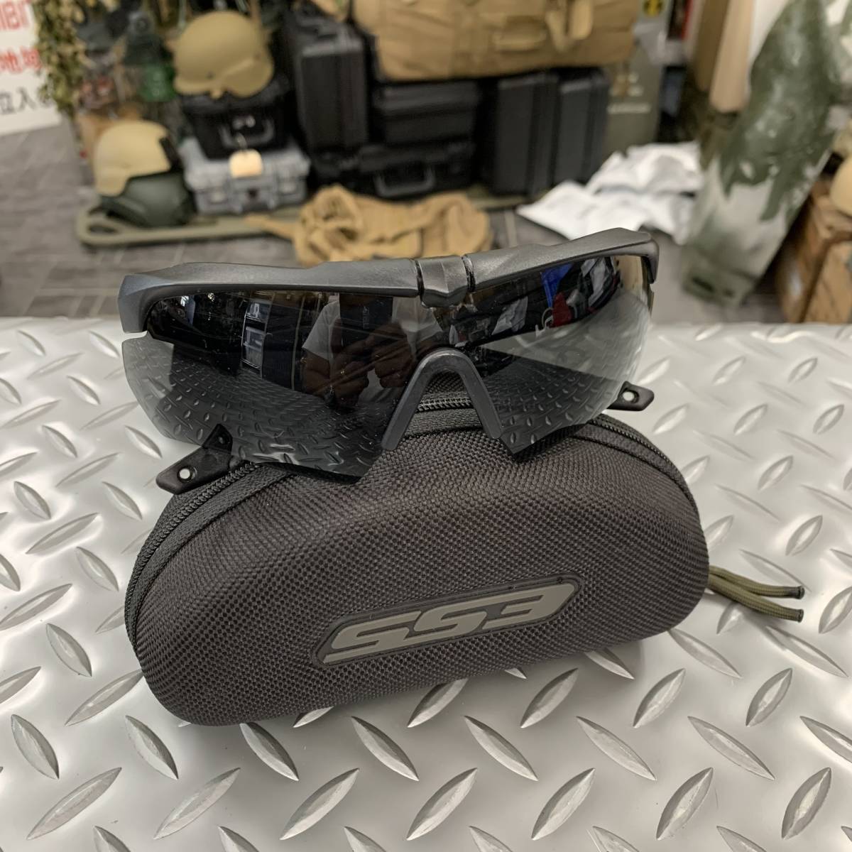 【やや傷や汚れあり】米軍実物 ESS/CROSSBOW BallisticSafetyGlasses クロスボウサングラス APEL/スモーク ...