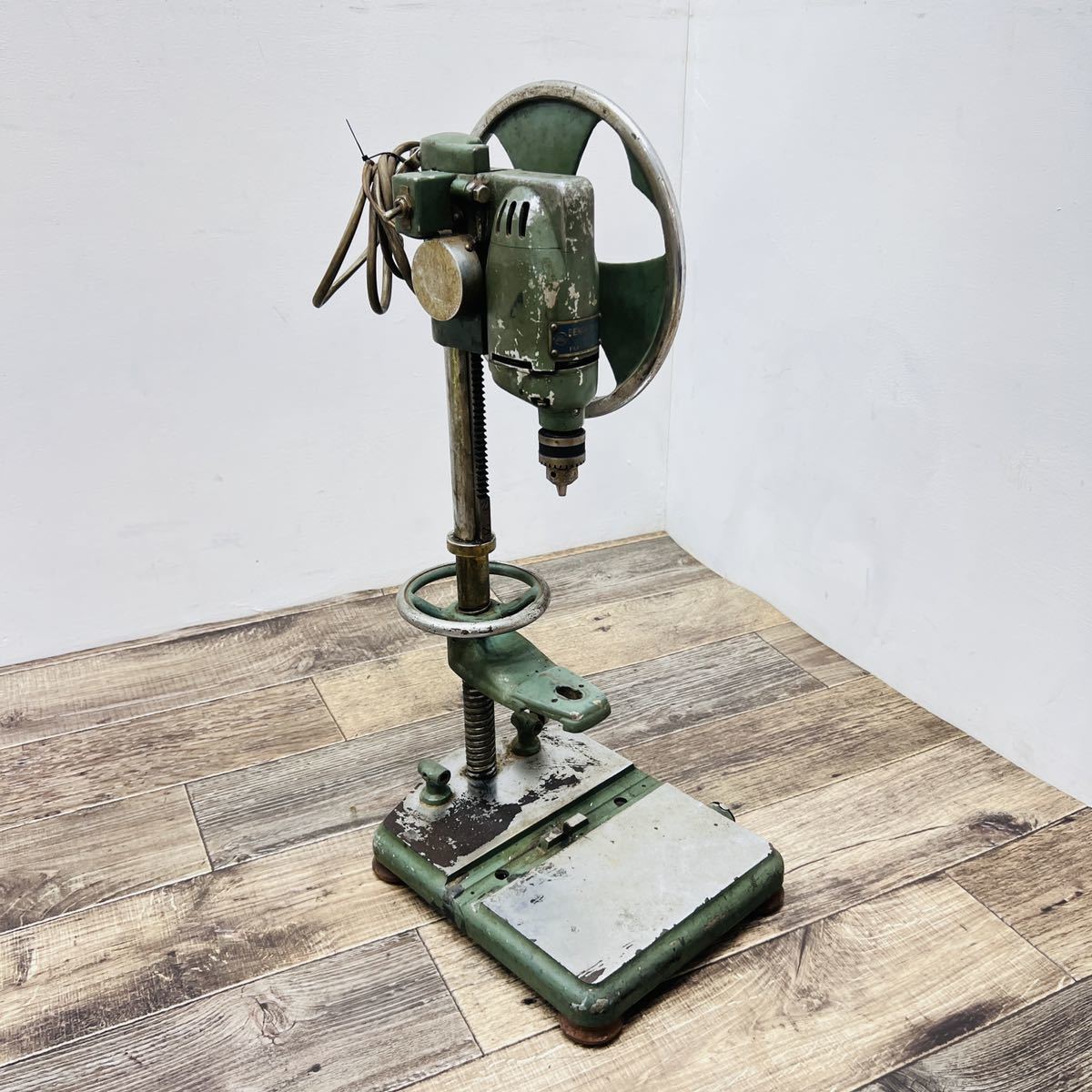 【傷や汚れあり】【220827-2】昭和レトロ アンティーク 卓上ボール盤 BENCH DRILL ES-D PLUG 動作品 高さ約57cm の落札情報詳細| ヤフオク落札価格情報 オークフリー