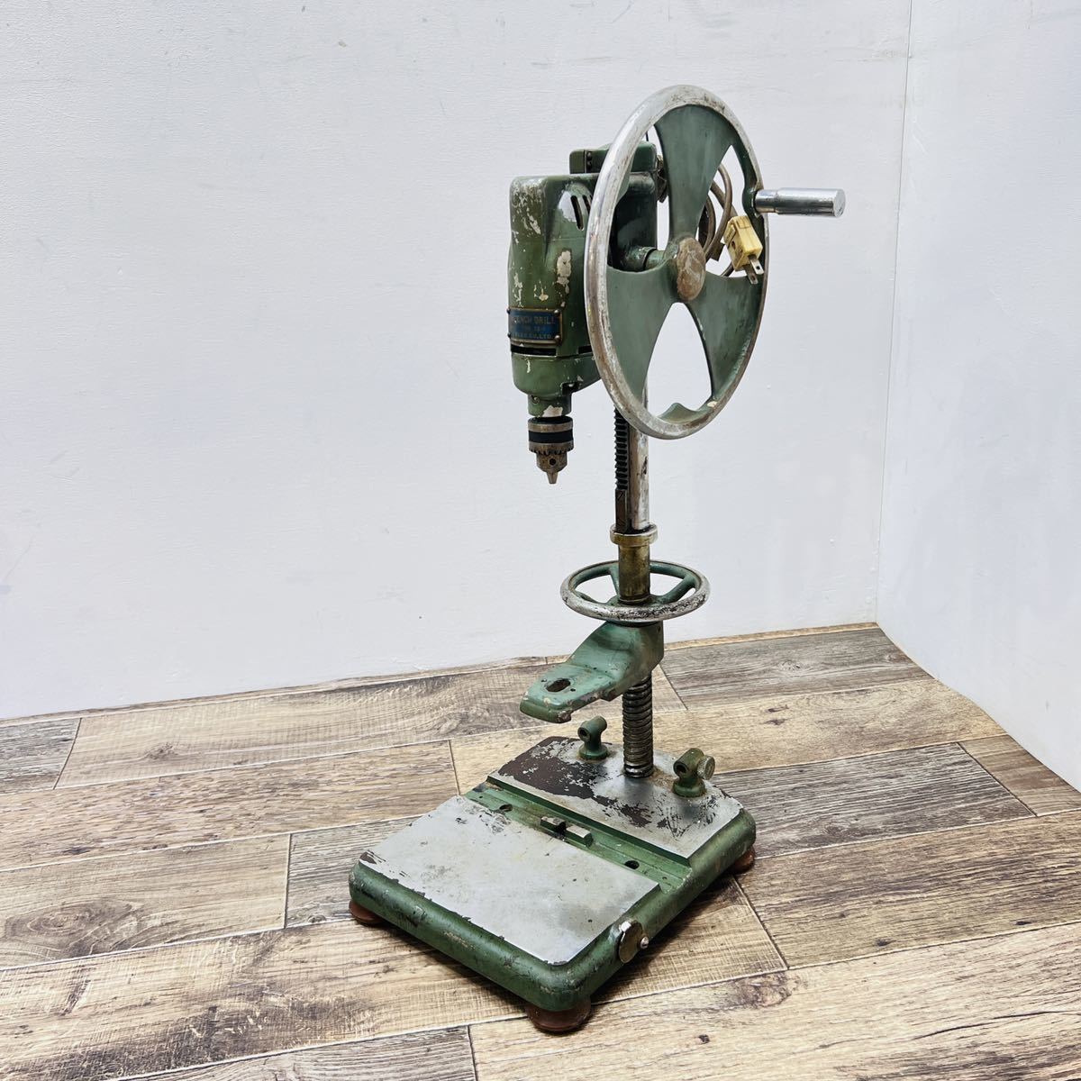 【傷や汚れあり】【220827-2】昭和レトロ アンティーク 卓上ボール盤 BENCH DRILL ES-D PLUG 動作品 高さ約57cm の落札情報詳細| ヤフオク落札価格情報 オークフリー