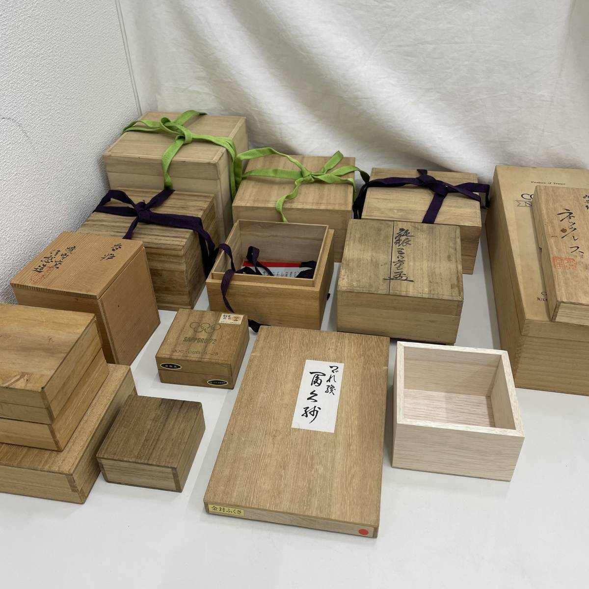【やや傷や汚れあり】#4192 木箱 空箱 共箱 桐箱 保存箱 収納箱 空き箱 紐付き 中古品 大量 未選別 詳細不明 おまとめ 現状品の落札情報詳細 - ヤフオク落札価格検索 オークフリー