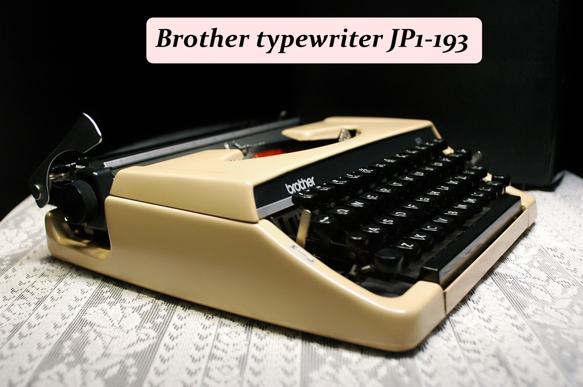 【全体的に状態が悪い】Brother typewriter JP1-193 made in Japan ブラザー タイプライター ハードカバー ...