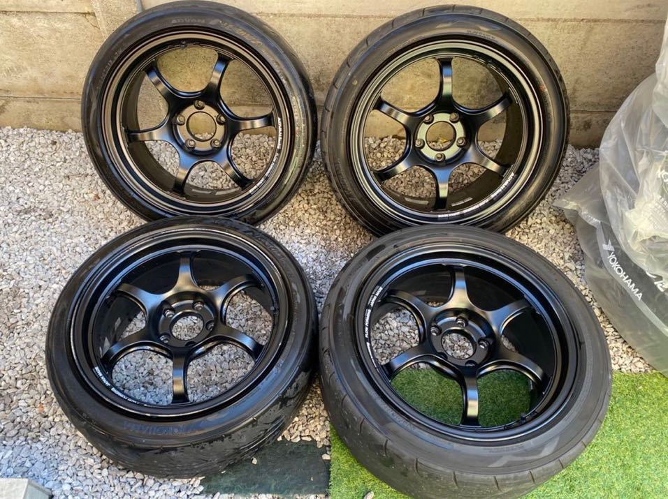 【目立った傷や汚れなし】 美品 ADVAN Racing アドバン レーシング RG-D2 17インチ 5穴 PCD114.3 8.5J ＋31 9J＋35 215 45 17 235 45 ...