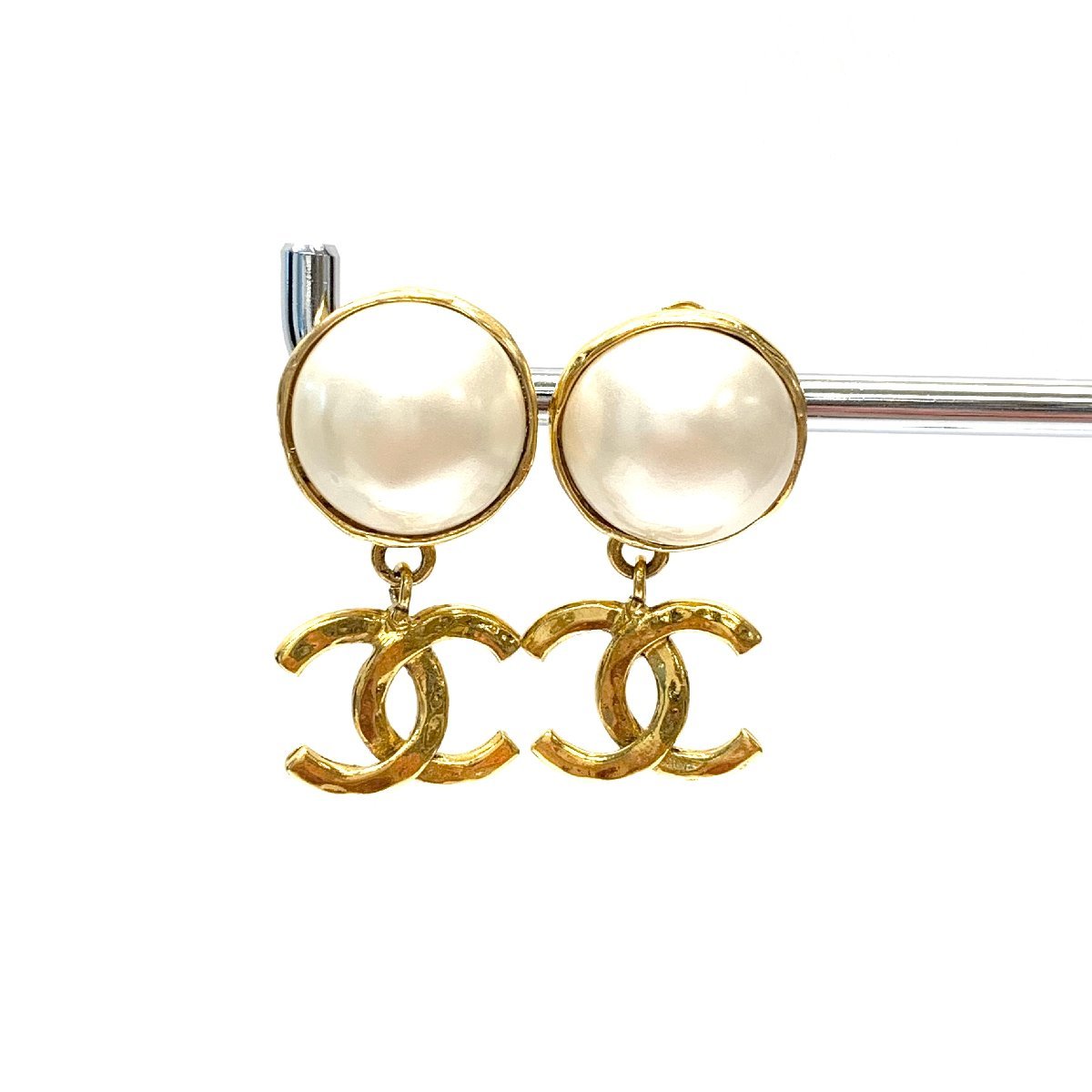 【やや傷や汚れあり】 美品 CHANEL COCO fake pearl pierced earrings GP シャネル ココマーク ...