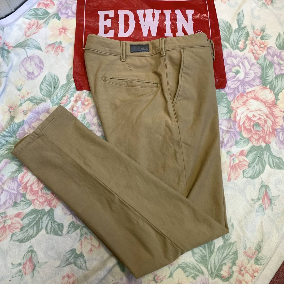 【目立った傷や汚れなし】★美品/サイズM/82～86cm★EDWIN JERSEYS★秋冬モデル/すごい楽.ウエスト伸縮/4P/スーパーストレッチ/テーパードパンツ★ベージュ系 の落札情報詳細 ...