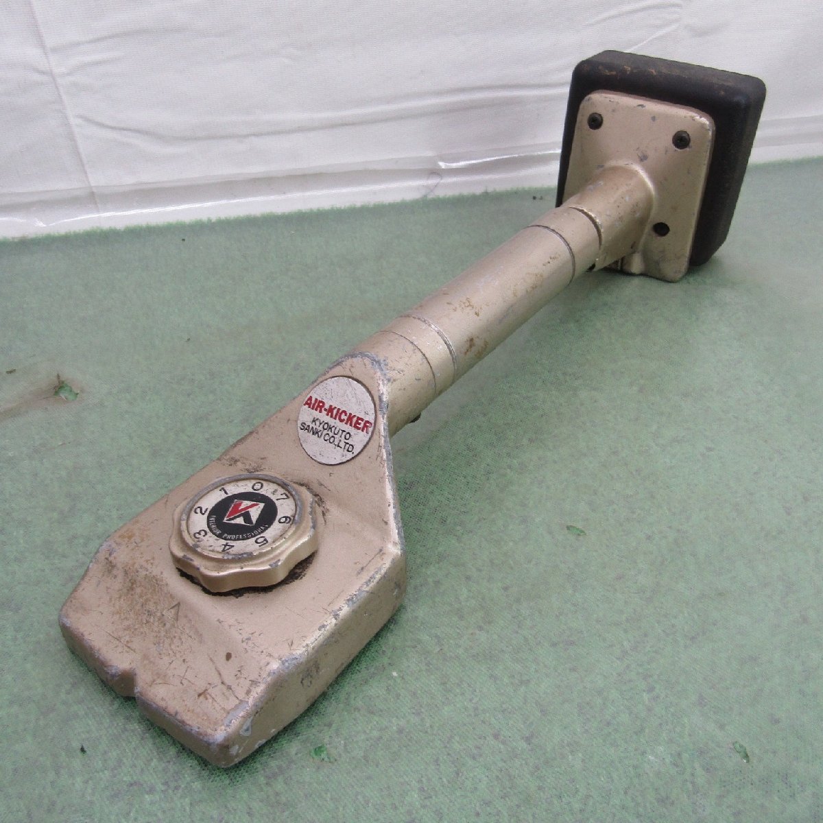【傷や汚れあり】【中古】KYOKUTO 極東産機 AIR-KICKER エアーキッカー ニーキッカー 【格安スタート】 カーペット 施工 内装 ...