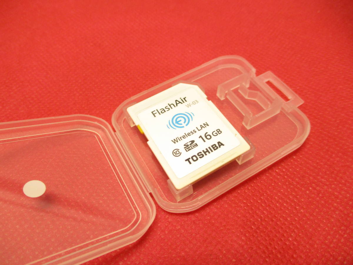 【やや傷や汚れあり】TOSHIBA 東芝 FlashAir フラッシュエアー W-03 16GB 無線LAN搭載 SDHC メモリーカード ...