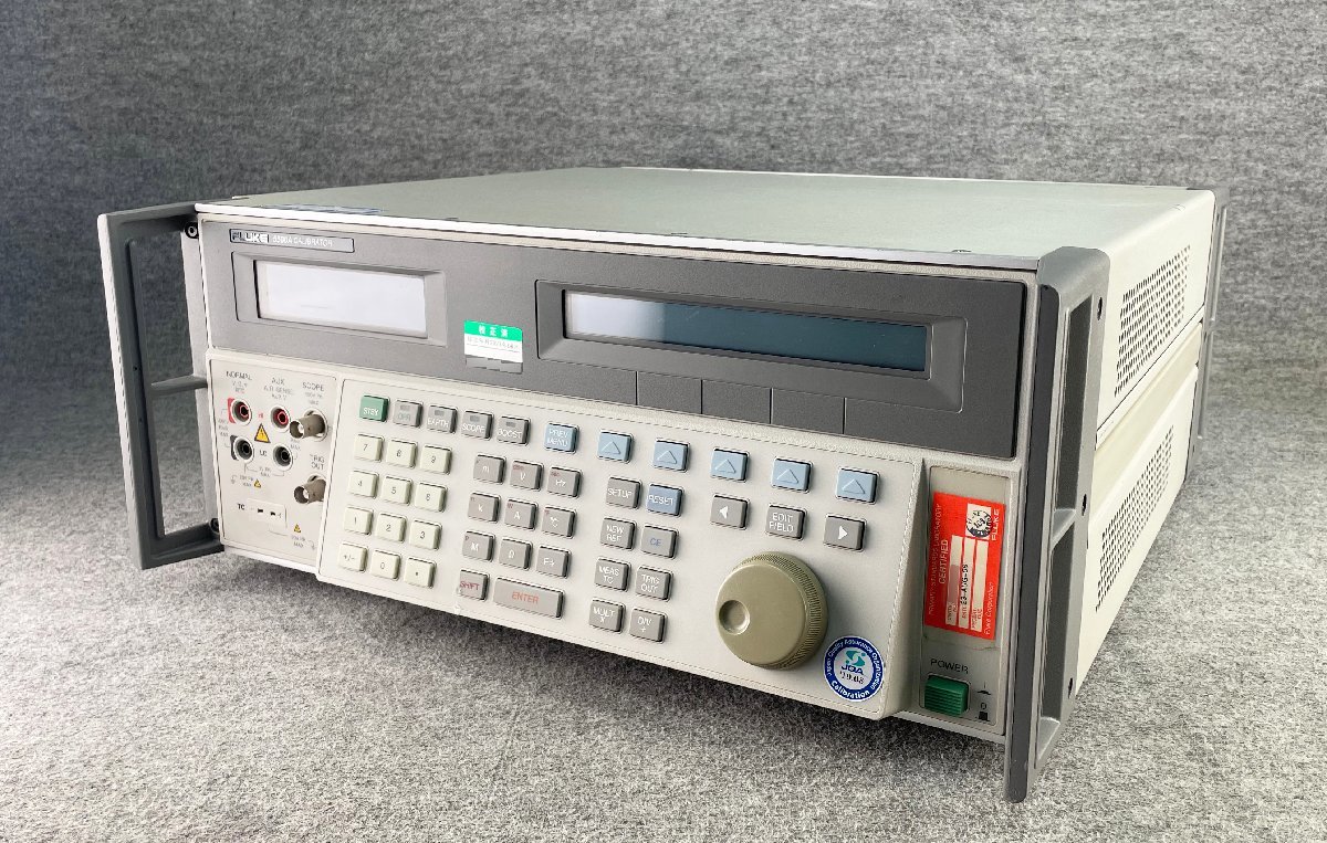 【傷や汚れあり】M FLUKE(フルークキャリブレーション)/マルチプロダクト校正器/5500A CALIBRATOR/通電のみ/2021年 ...