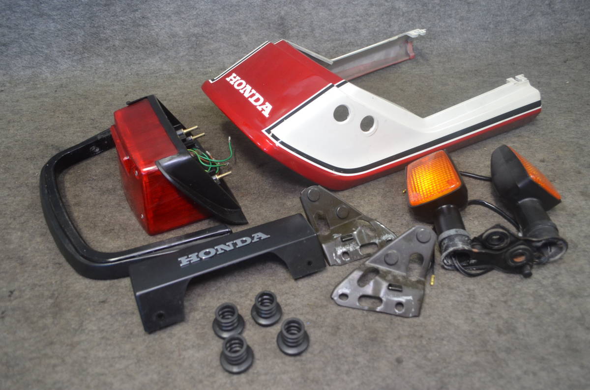 【傷や汚れあり】【Y23-1240】HONDA CBX550/400F用 純正テールカウルセット 中古品/CBX400テールカウル/CBX550テールカウル/CBX400グラブバーの落札情報 ...