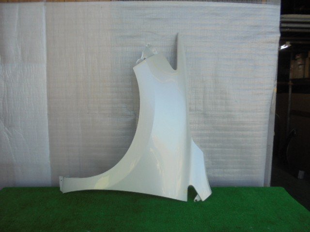 【傷や汚れあり】トヨタ／ハリアー ZSU60W 左フェンダーパネルのみ 070 №309519【品番53812-48190】の落札情報詳細 ...