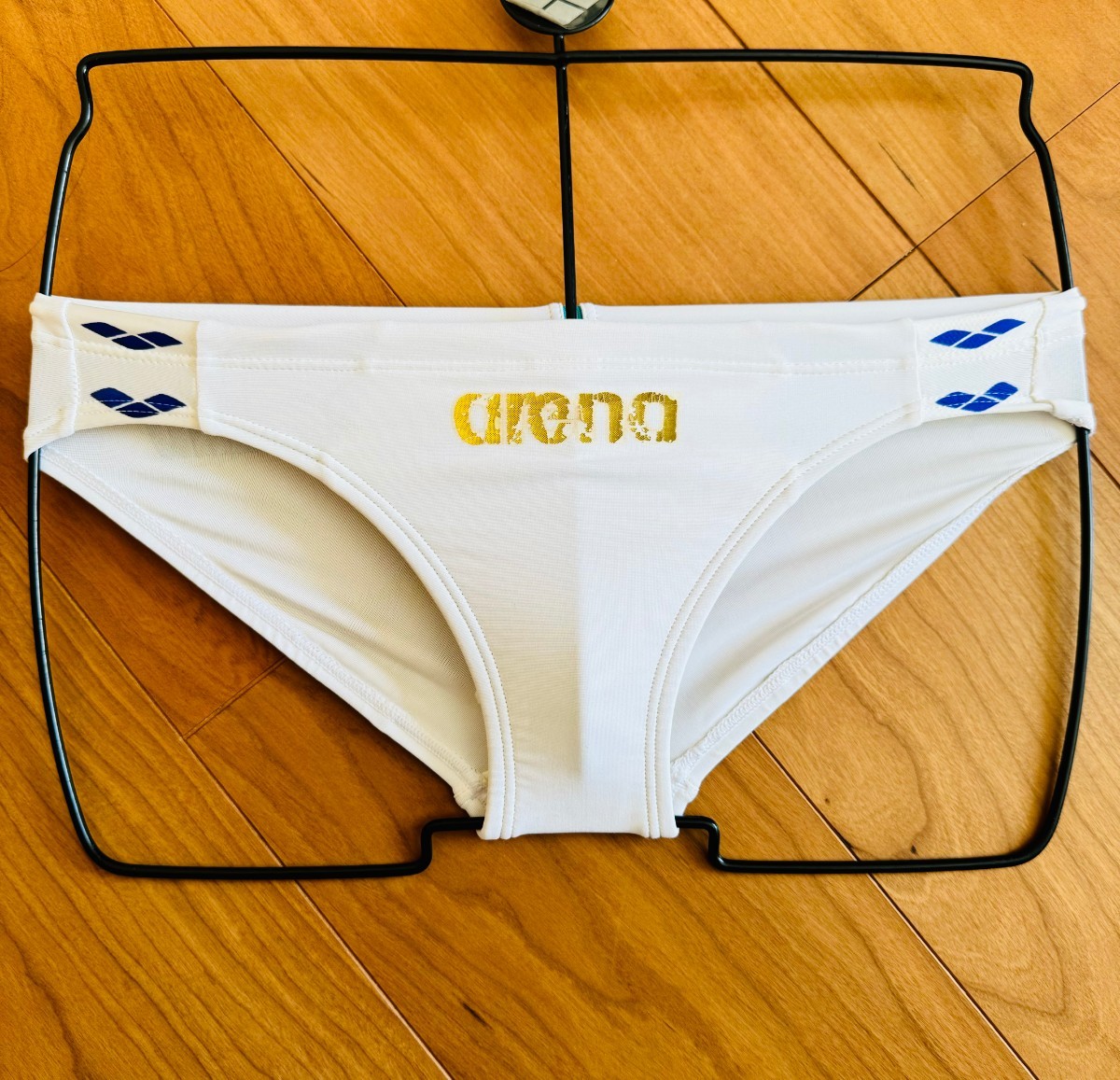 【目立った傷や汚れなし】【美品・激レア】arena / 競パン / Team Dolphin（チームドルフィン） / SSSサイズ / ホワイト/ ライフセーバー ライフガード 競泳水着の落札 ...