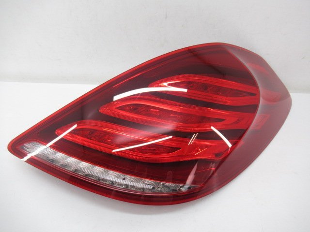 【傷や汚れあり】《即決あり》 ベンツ Sクラス W222 前期 純正 右 テールライト テールランプ 【 A2229065501 ...