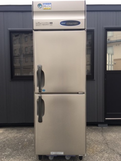 【目立った傷や汚れなし】【動作確認済み・美品】 ホシザキ 縦型冷凍冷蔵庫 HRF-63ZT-ED 2014年製 単相100V 幅625㎜x奥行650㎜×高さ1890㎜ 冷凍183L/冷蔵 ...