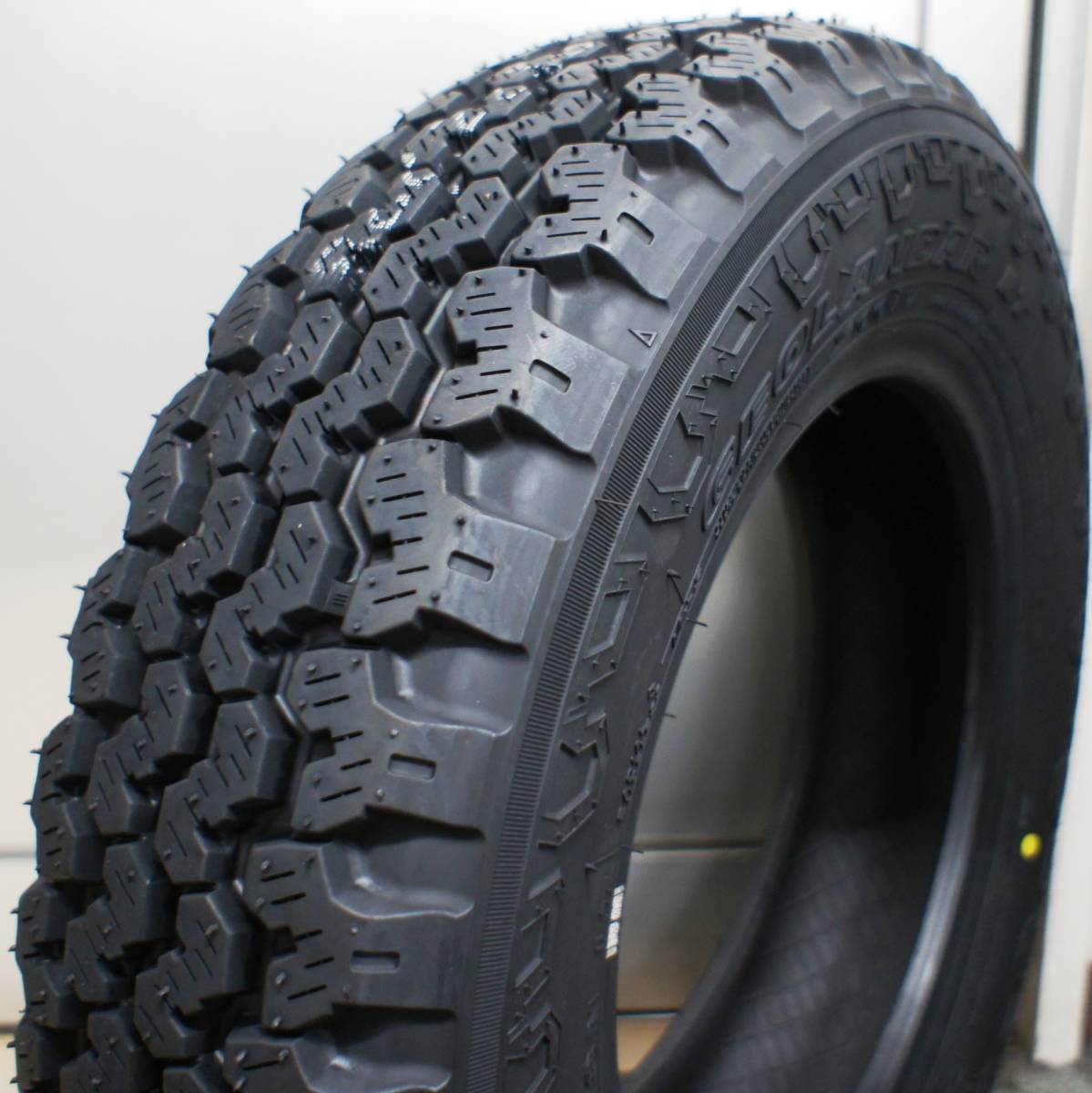 【未使用】【出品=在庫OK!】 2024年製 ヨコハマ GEOLANDAR KT Y828C 145/80R12 80/78N M+S 新品4本SET ★ 送料別途・人気のジオランダーKT♪の ...