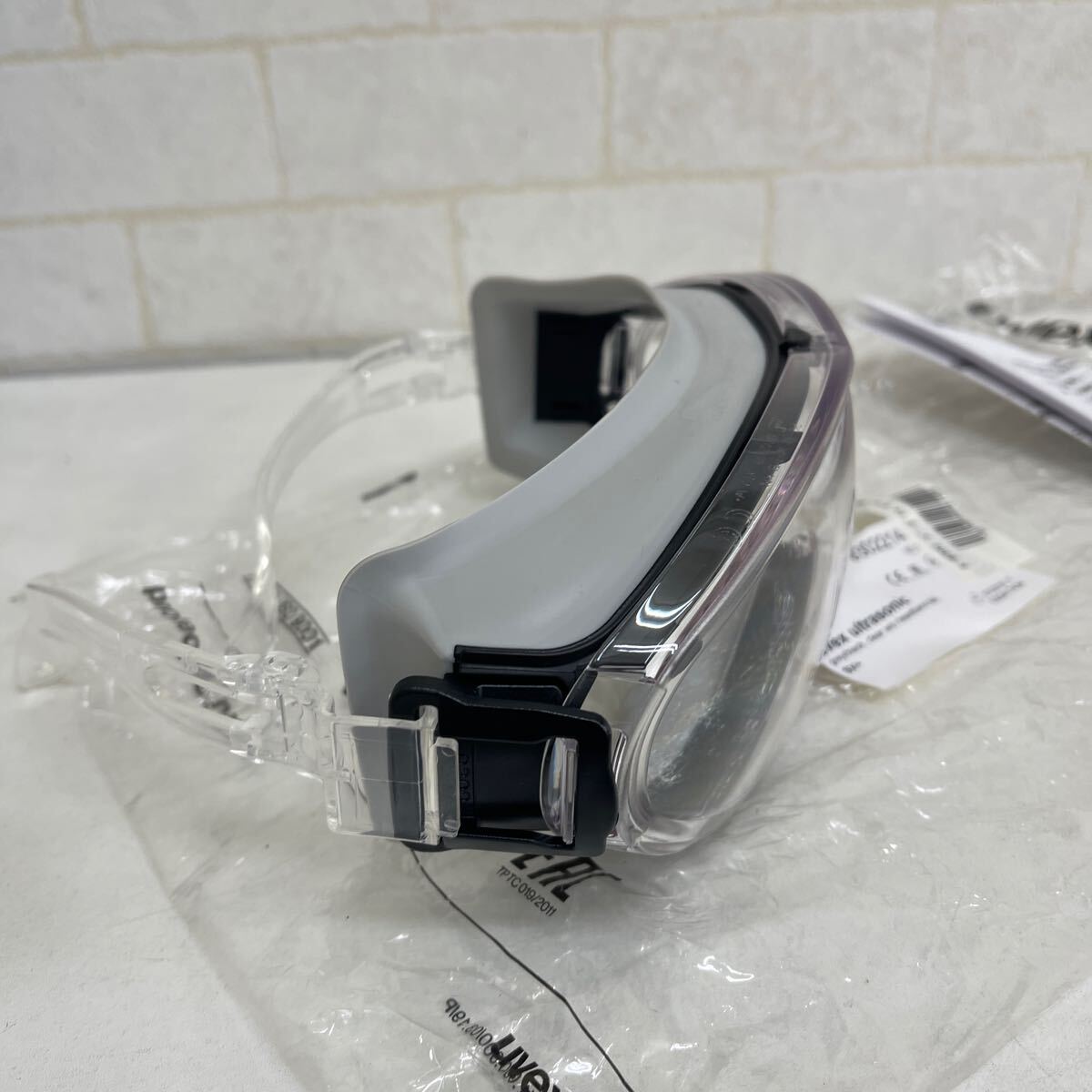 【未使用】複 Y605. 2. UVEX 安全メガネ 保護メガネ ゴーグル型 X-9302 グレー（uvex ultrasonic). 未使用 ...