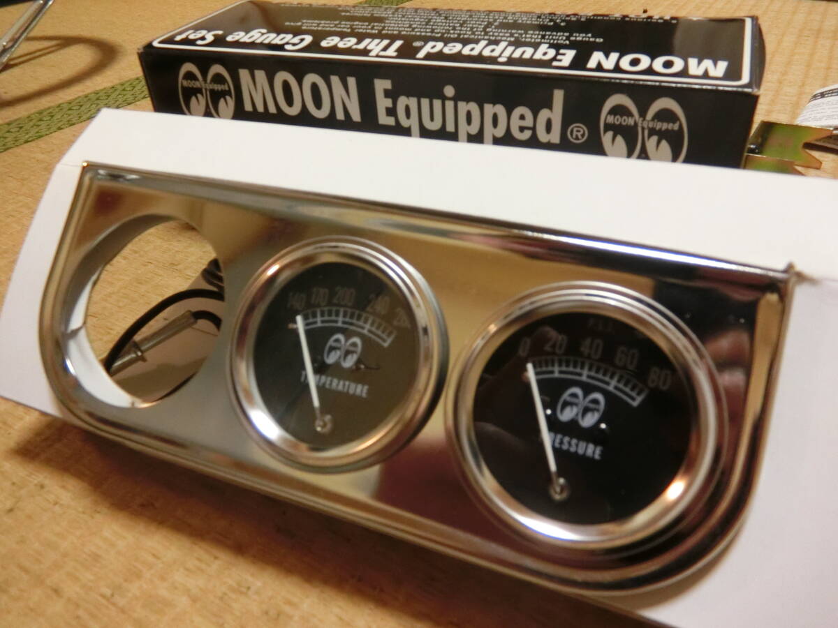 【傷や汚れあり】電圧計無し ムーンアイズ MOON Equipped 3ゲージセット MOONEYES アメ車 ホットロッド シボレー エル ...