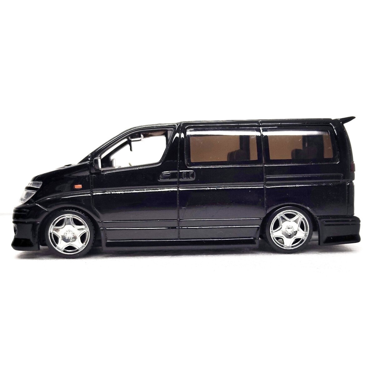 【やや傷や汚れあり】1/43 アオシマ VIPカーシリーズ 日産 エルグランド E51 ケンスタイル Ken Style 黒 Vip スタイル 高級ミニバン Nissan ELGRAND 1円 ...