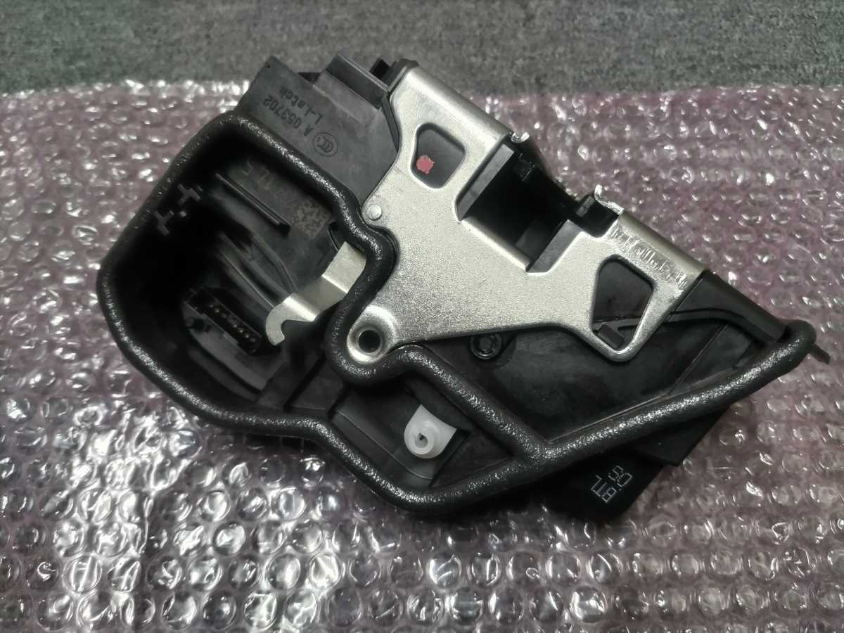 【未使用】未使用 BMW 純正 ドアロック アクチュエーター 右ハンドル フロント 左 部品番号 51217202145 E82 E88 ...