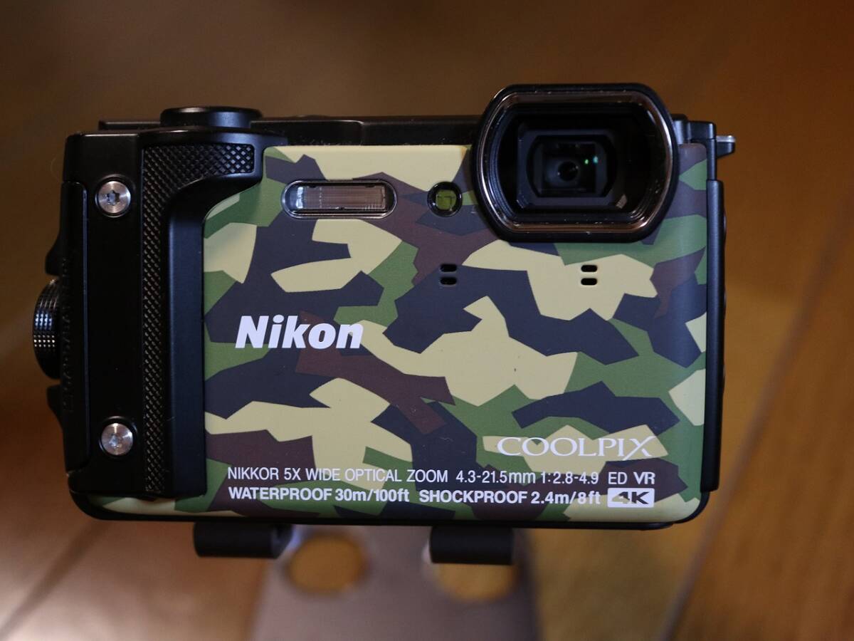 【未使用に近い】★美品★ ほぼ未使用 Nikon COOLPIX AW130 迷彩柄 迷彩色 ミリタリー ニコン デジカメ コンパクトデジタル ...