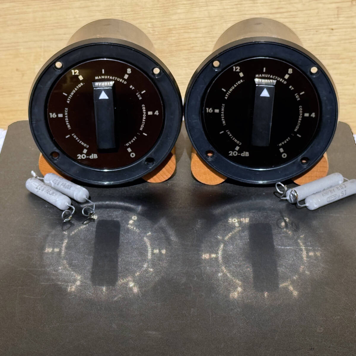 【目立った傷や汚れなし】LUXMAN AS-6 アッテネーター ラックスマン トランス式 ：ブラック ダミー抵抗付き、接点のクリーニング済み 動作確認済み 中古の落札情報詳細 - ヤフオク落札 ...