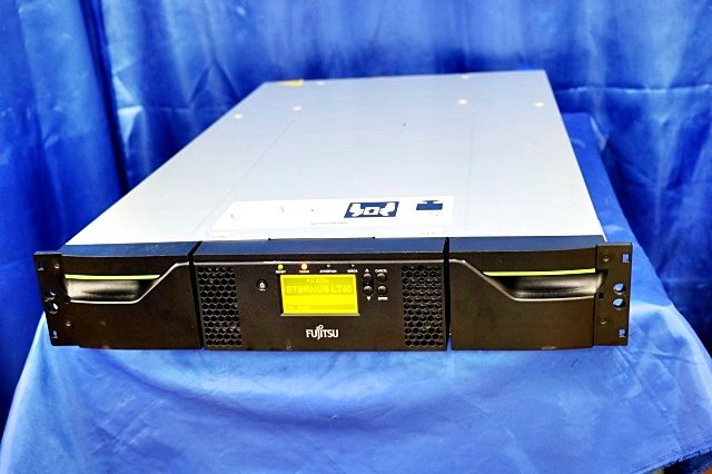 【やや傷や汚れあり】富士通 Storage テープ・ライブラリ ★ETERNUS LT40 S2/LTO7ドライブ×2基搭載★ 52017Yの ...