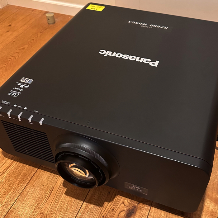 【やや傷や汚れあり】【渋谷区手渡し限定】Panasonic PT-RZ660 業務用プロジェクターの落札情報詳細 - Yahoo!オークション ...