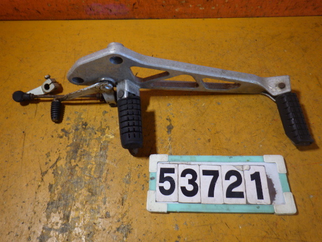 【やや傷や汚れあり】53721 ホンダ MC12-100～ CBX250S '85 純正 ステップホルダー 左 小ダメージありの落札情報詳細 ...