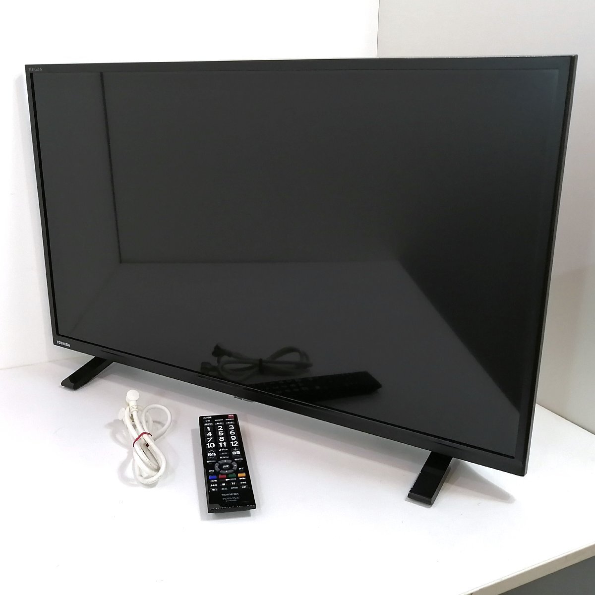 【目立った傷や汚れなし】TOSHIBA REGZA 32型 液晶テレビ 32S24 2022年製 リモコン付 ハイビジョン 32インチ 2チューナー ゲーム 映画 映像モード 名古屋 1円 ...