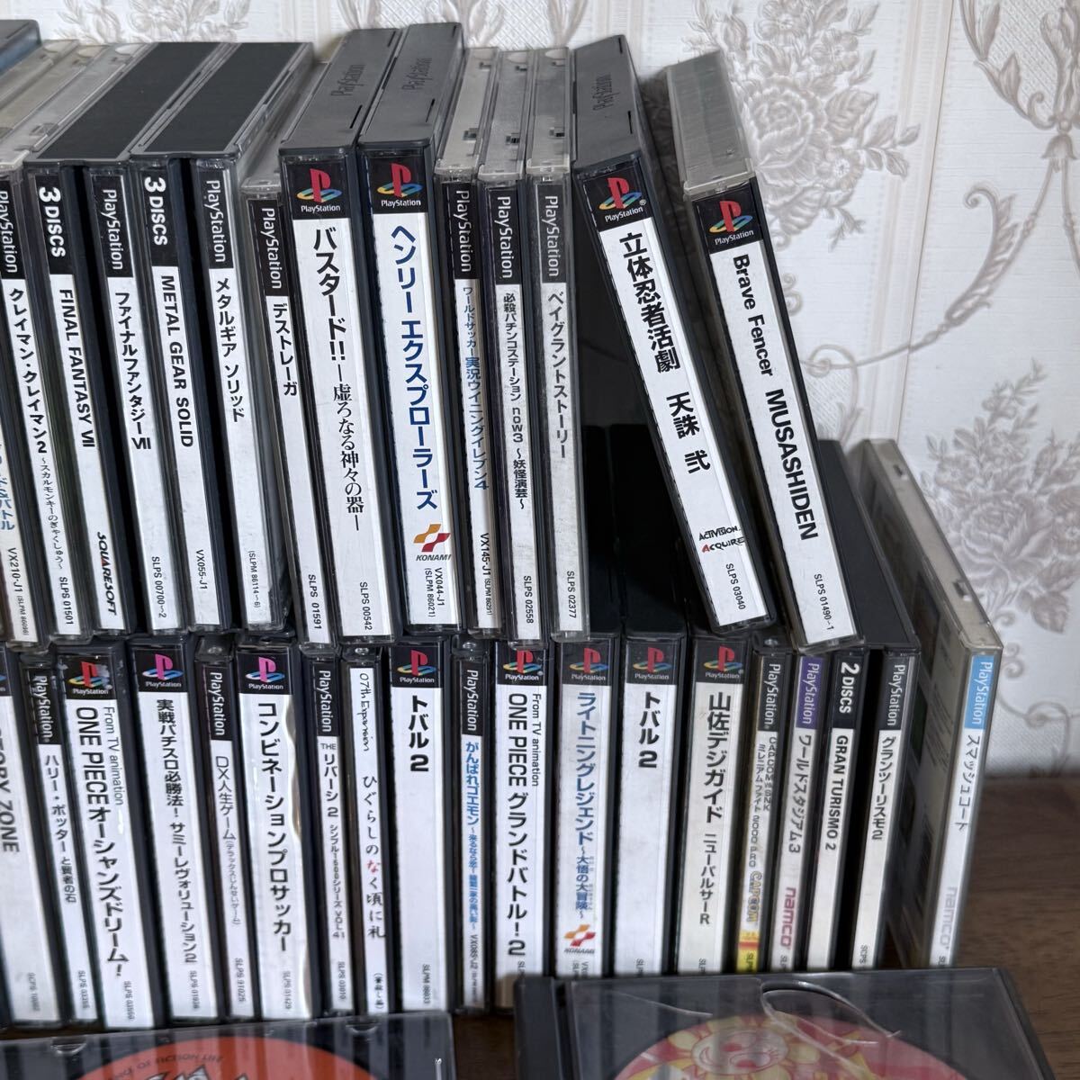 【傷や汚れあり】初代PlayStation（PS1）ソフト 大量まとめ売り FF7/FF9/DQ7/MGS/天誅弐/武蔵伝/ストII ZERO 2の落札情報詳細 - Yahoo!オークション ...