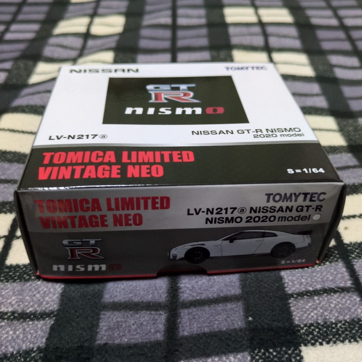 【未使用】LV-N217a NISSAN GT-R NISMO 2020 model （白） （1/64スケール トミカリミテッドヴィンテージ ...