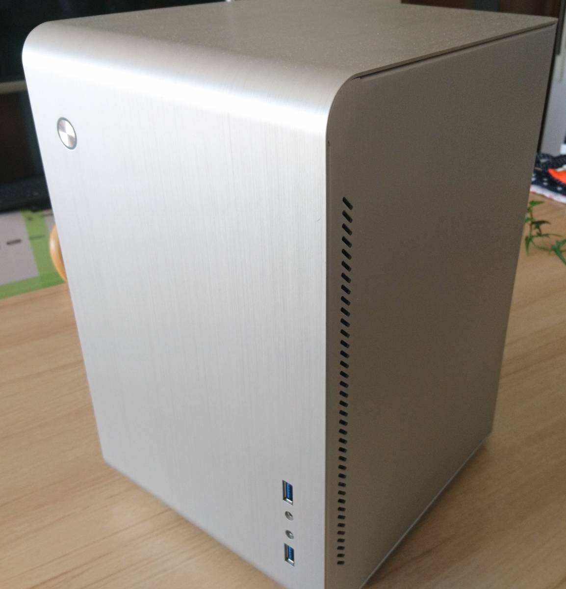 Mini-ITX PCケース JONSBO U2 シルバー（JAN:4571225054223）②の落札情報詳細 - Yahoo!オークション ...