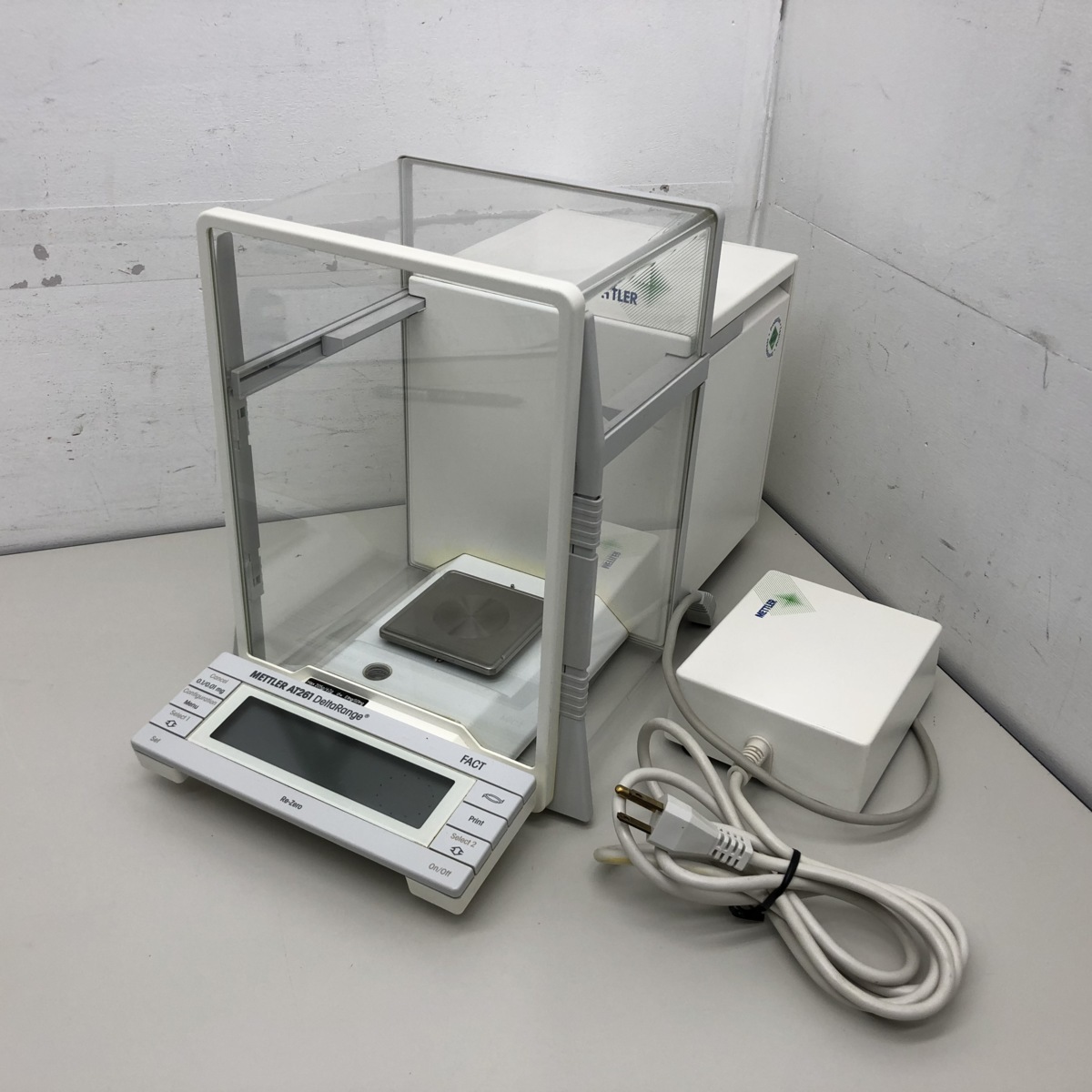 METTLER メトラー デジタル電子天秤 AT261 ELECTRONIC BALANCE ACアダプター付属 ミクロ 研究 実験 分析用 ...