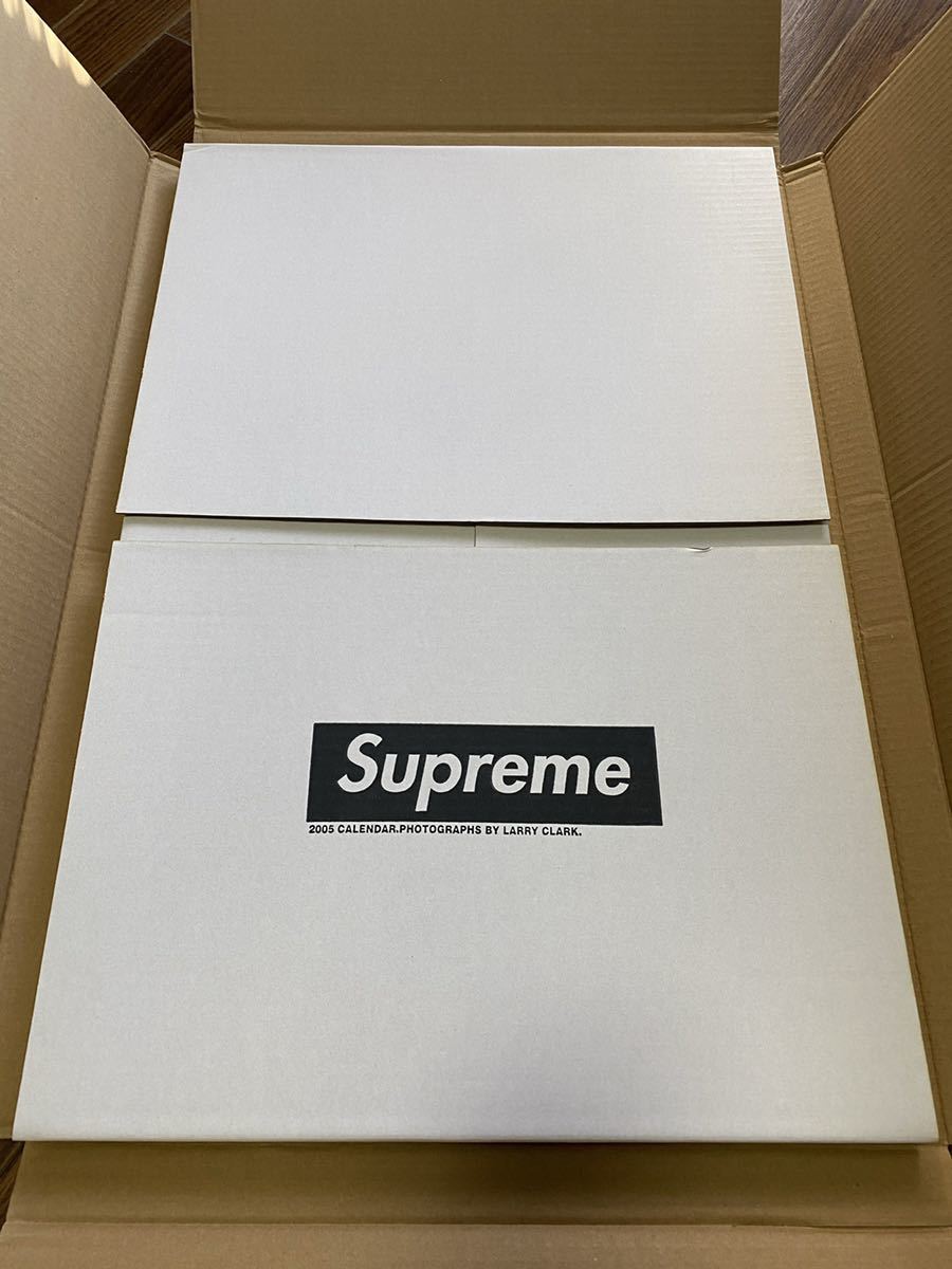 【未使用に近い】SUPREME シュプリーム ×Larry Clark 2005フォトカレンダー希少 レア 初期 ボックス ロゴ ケースの落札 ...