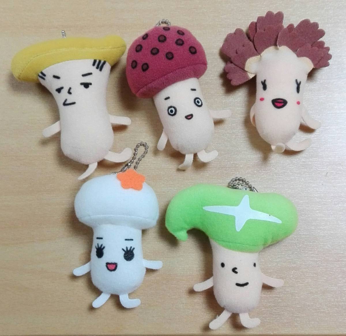 【未使用】ホクト きのこ組 マスコットキーホルダー ボールチェーン エリンギ 舞茸 ぶなしめじ HOKUTO HOKTO まいたけ 非売品 ...