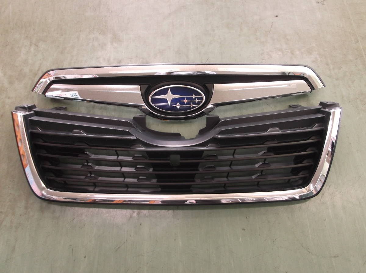 【目立った傷や汚れなし】★送料無料！美品！ SKフォレスター 純正 フロントグリル 上下セット 91122SJ020 91121SJ000 ...