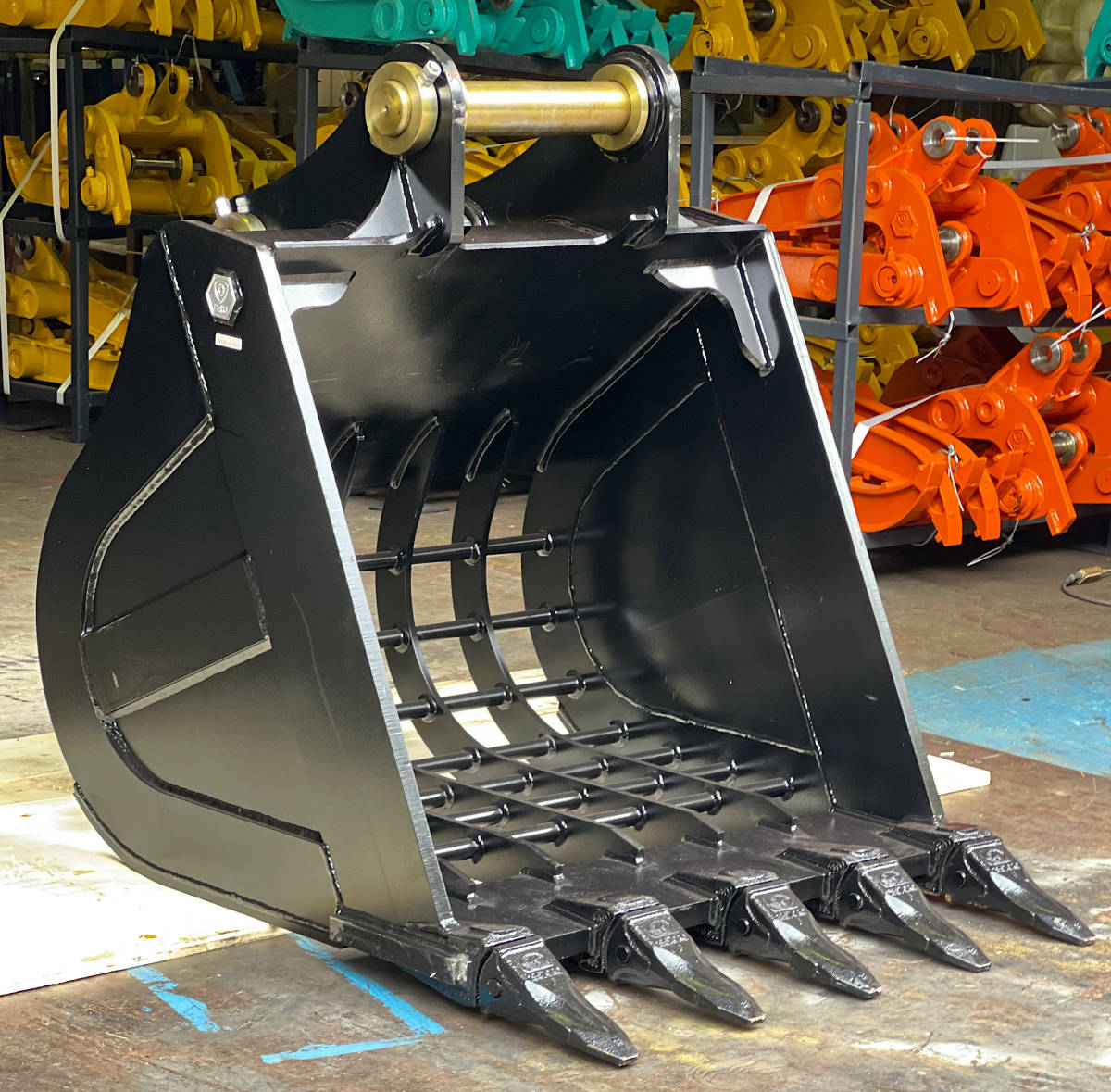 【未使用】スケルトンバケット（新品）12 t ~ 14 t , 0.45 m3クラス。, メッシュサイズ 80mm x 80mm , ピン= 65 mm . アーム耳内幅 260 mm.の落札 ...