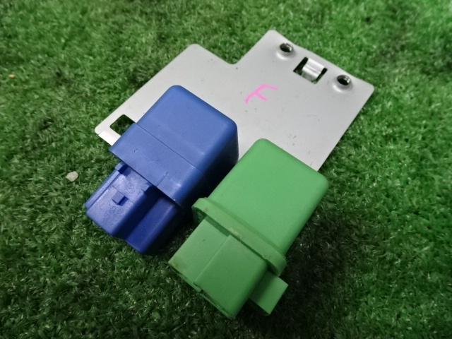 【やや傷や汚れあり】ニッサン 日産 ローレル CLBS・HC34 H5年式・リレー・2点セット・25230-C9965 25230-79981 ...