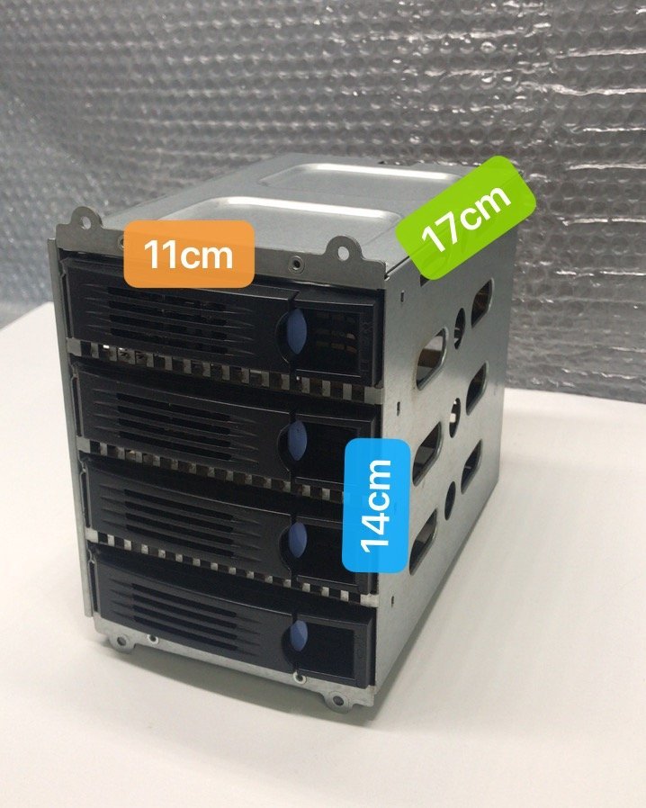 【傷や汚れあり】2YM0001★中古品★自作PCに活用！STARBILAS NTST51A サーバー部品 HDDスペースフレーム、HDDトレイ*4 6Gb/s 4-port SATA/SAS ...