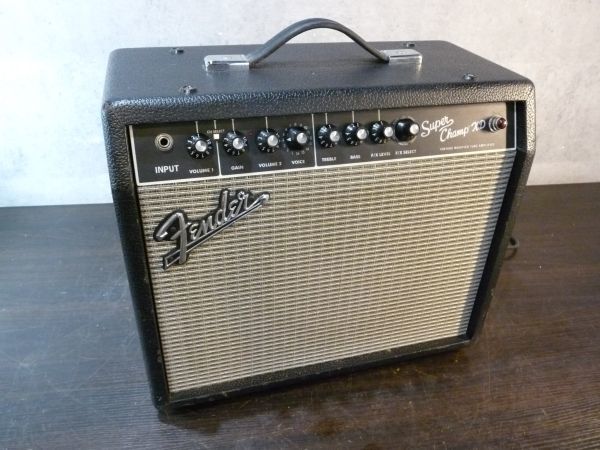 【傷や汚れあり】Fender フェンダー アンプ Super Champ XD スーパーチャンプ 音響機器 ギターアンプ T-20110の落札 ...