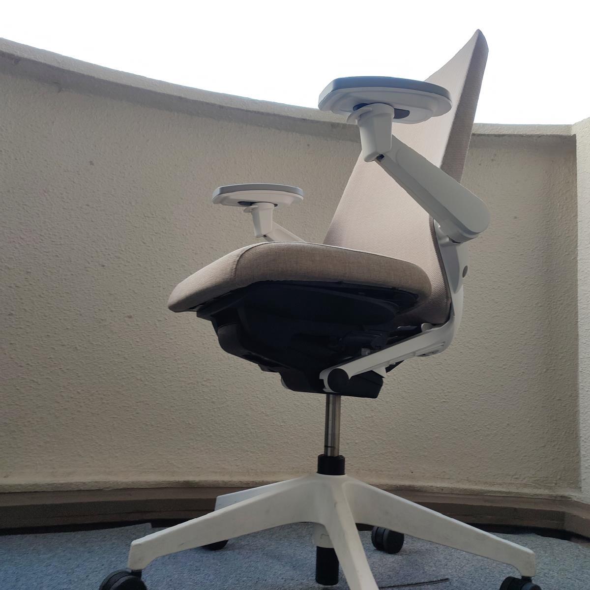 【やや傷や汚れあり】動作確認済 ITOKI Nort オフィスチェア KJ-177JE-W9F6 JOIFA602 2020年製 ノートチェア 定価81,200円 イトーキ デスクチェア 会議 ...