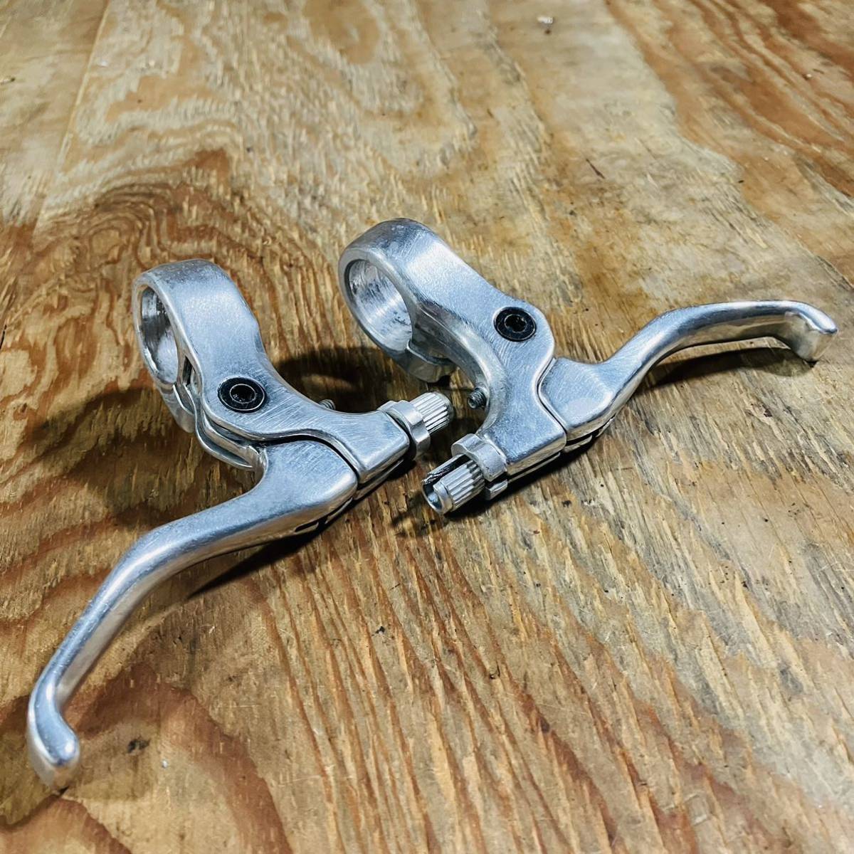 【やや傷や汚れあり】 ブレーキレバー キャリパーブレーキ対応 22.2mm シルバーの落札情報詳細 - Yahoo!オークション落札価格検索 オークフリー